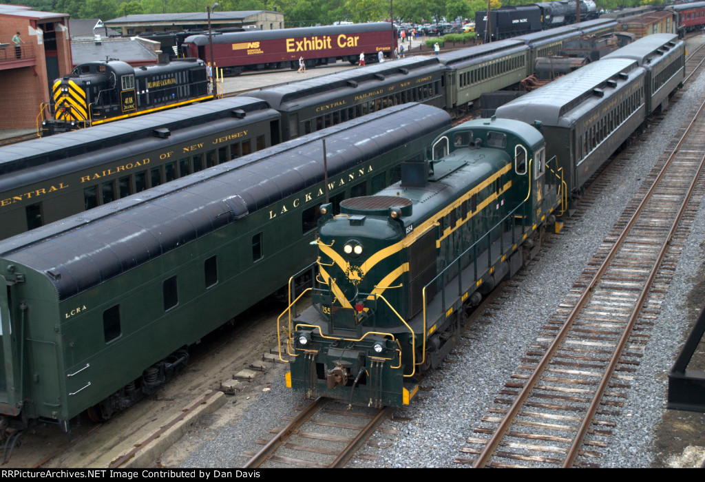 CNJ RS3 1554 on the Scranton Limited